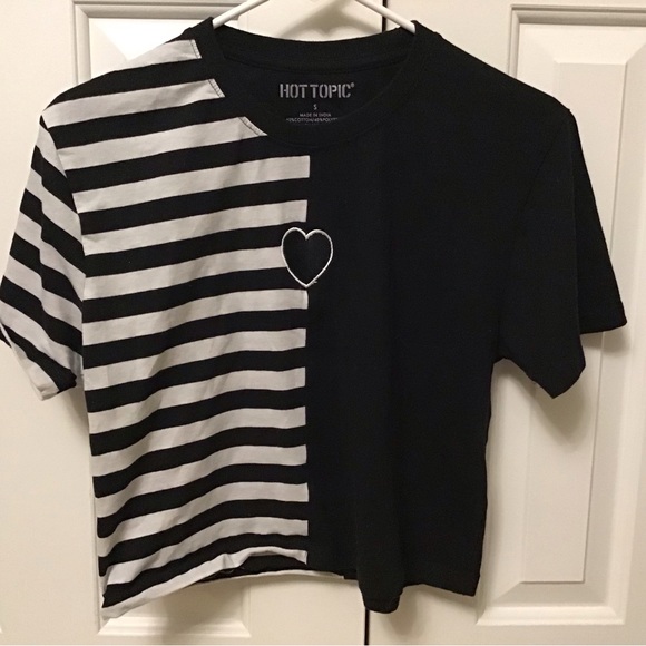 Hot Topic | Tops | Hottopic Split Crop Top | Poshmark